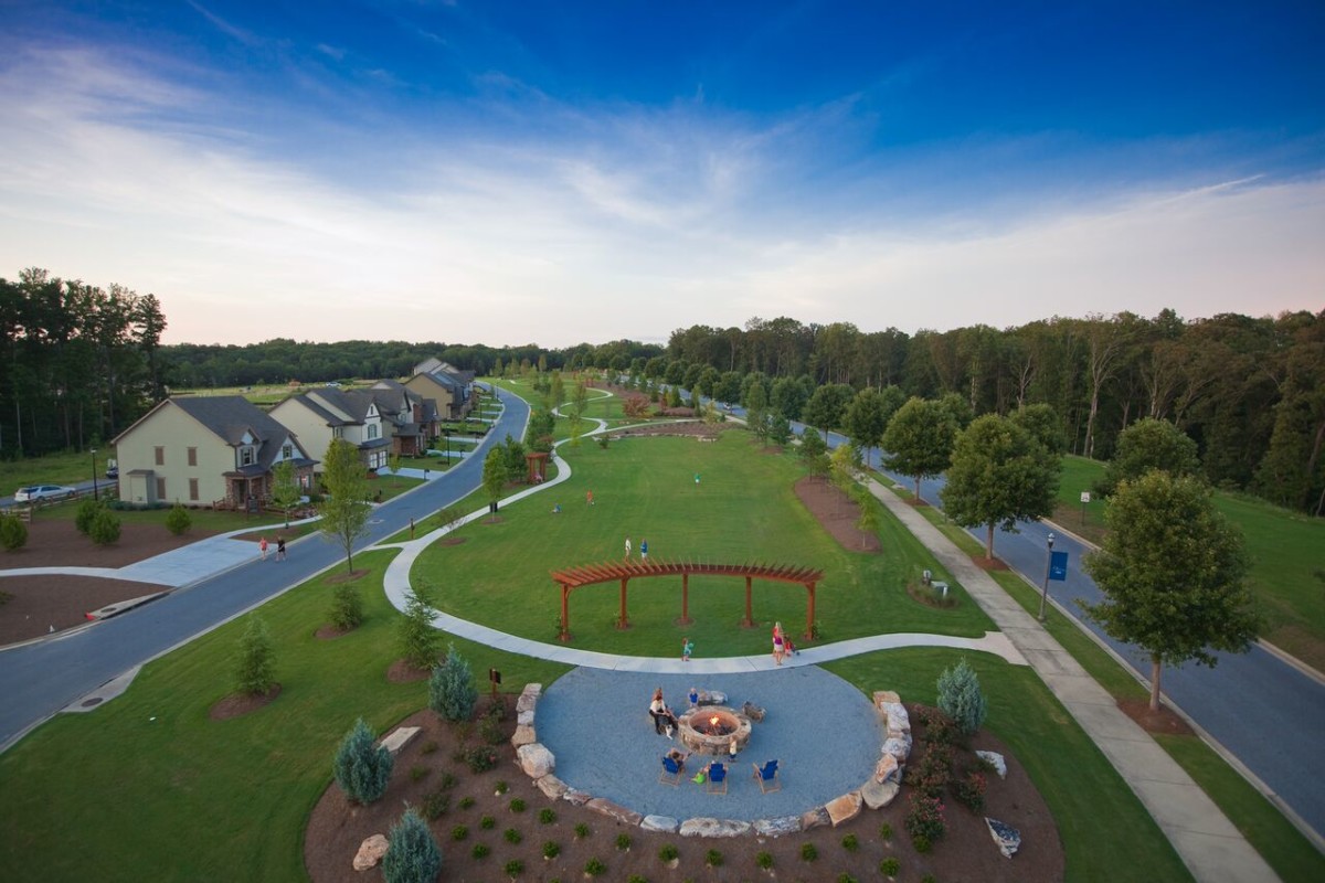 10 Reasons to Move to Sterling on the Lake - KNOWAtlanta